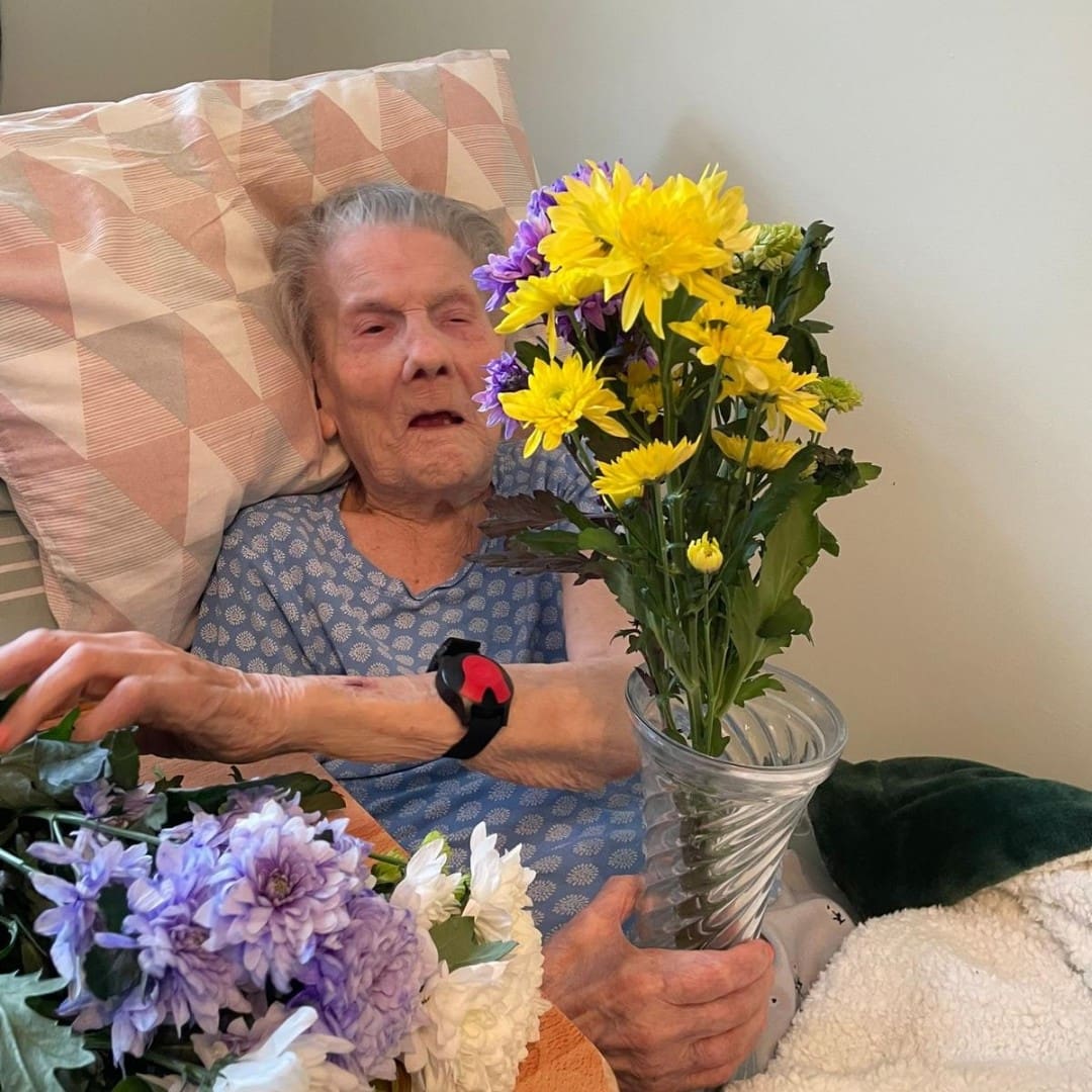 Uplifting Flower Arranging Activity - ACI Care